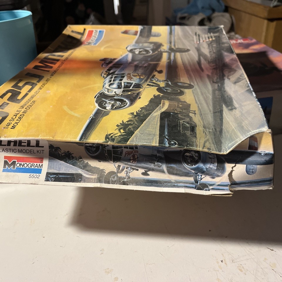 B-25J MITCHELL WWII BOMBER Monogram 5502 1/48 Plastic Model Kit Free ...
