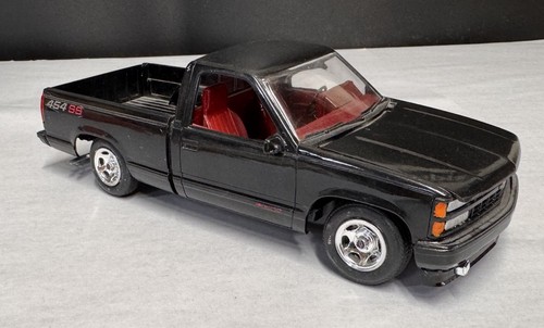 1991 Chevrolet C1500 SS 454 Pickup 1/25 Scale AMT 6032 Kit Built Stock ...