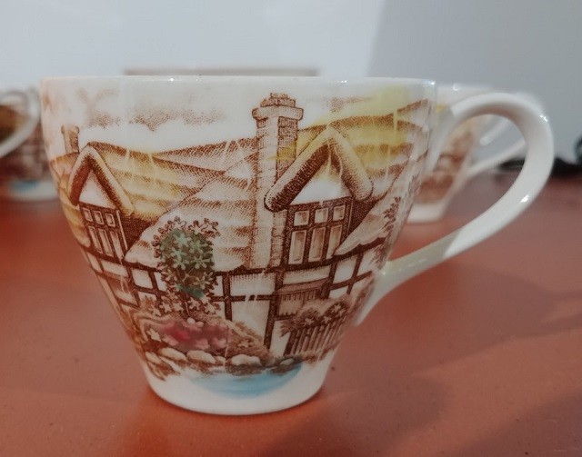 WW Quality English Cottage Cups & Saucers | eBay