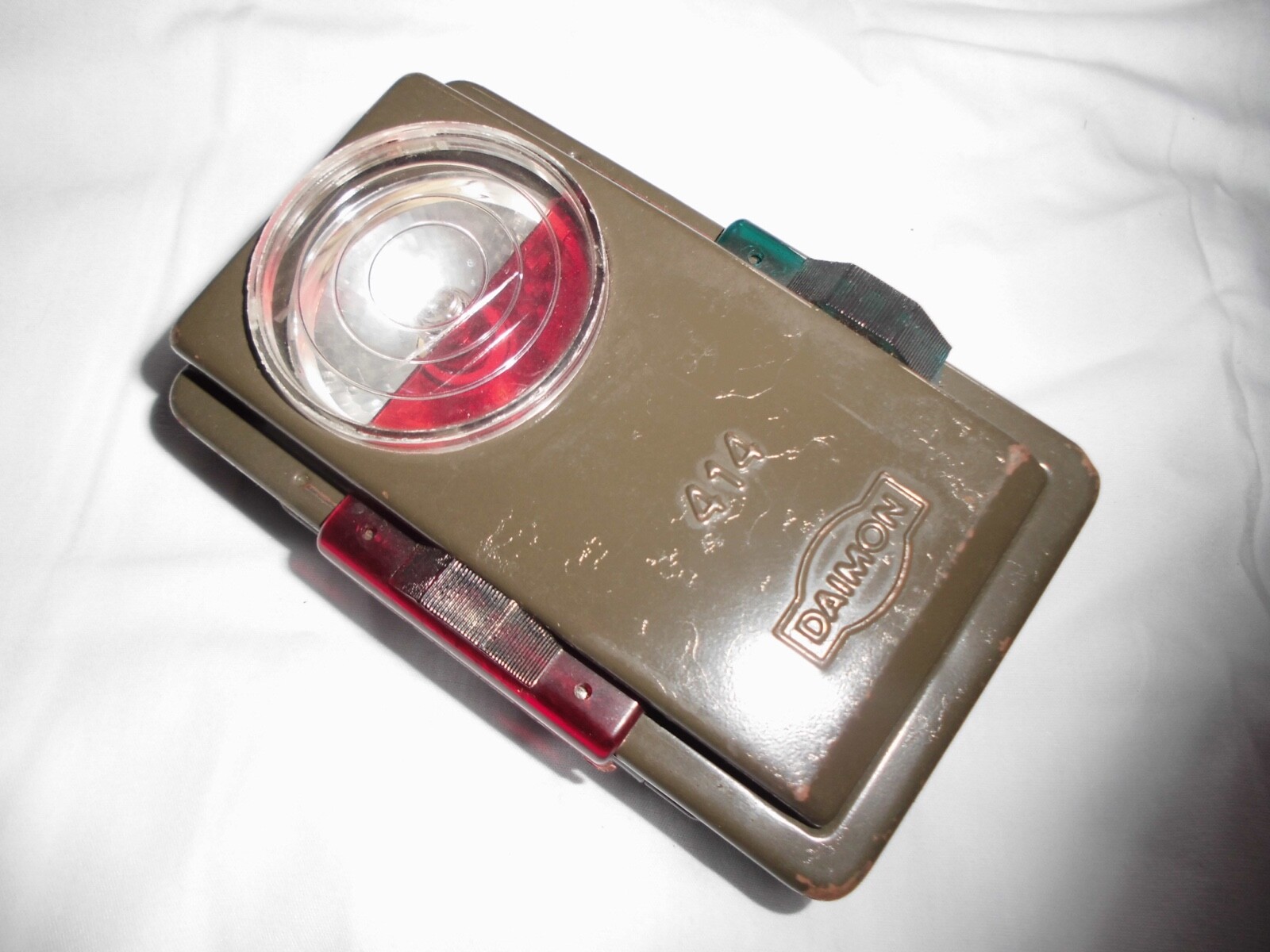 gebrauchte Daimon 414 BW Bundeswehr Taschenlampe mit Lackabplatzern ...