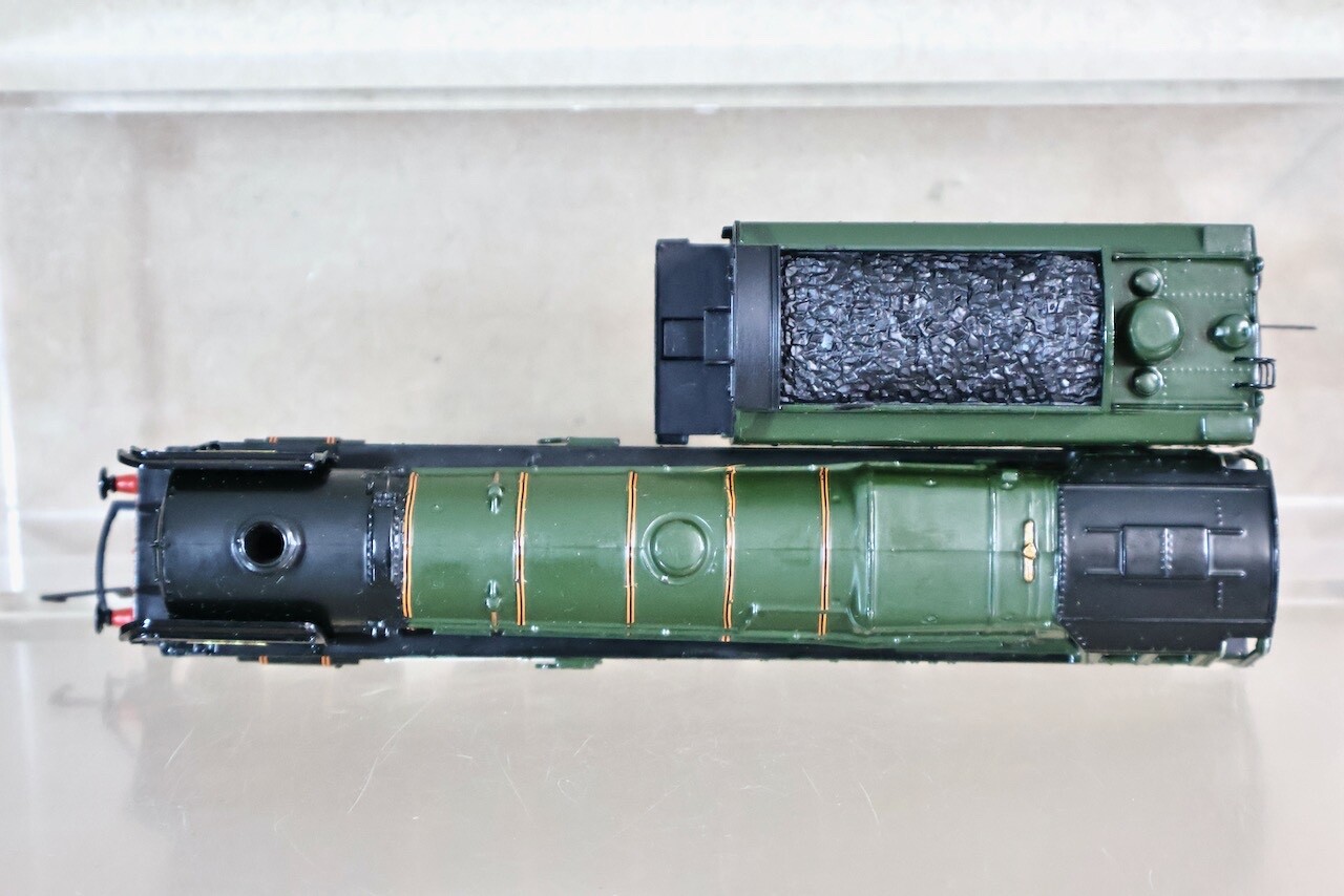 Hornby R056 OO Gauge BR Britannia Class LOCO Iron Duke 70014 Runs Has ...