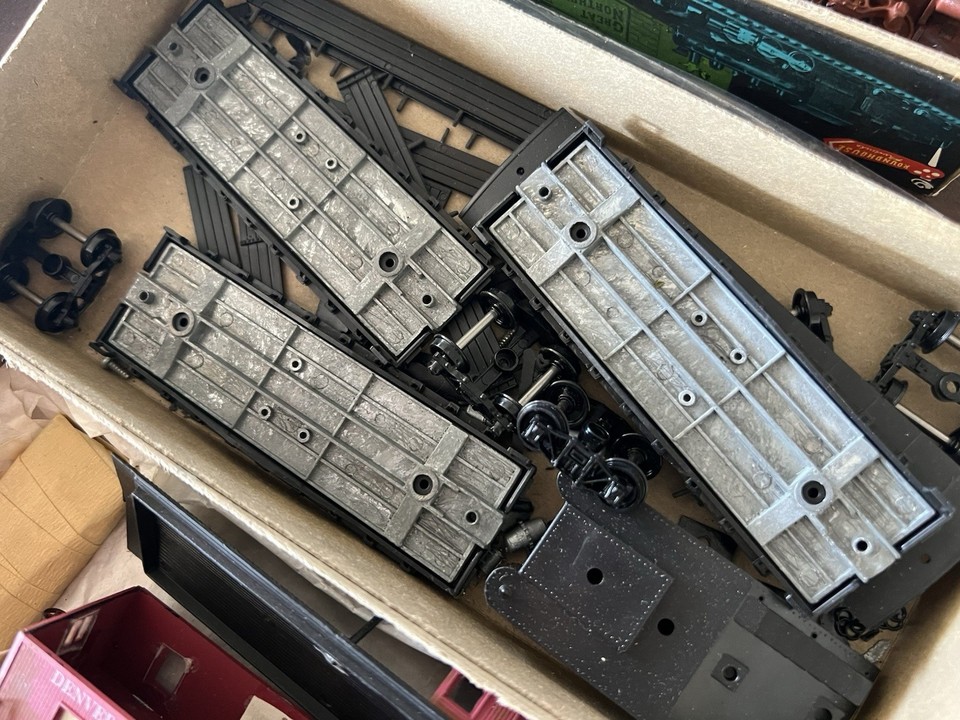 Lot A of Vintage HO Model Train Cars | eBay