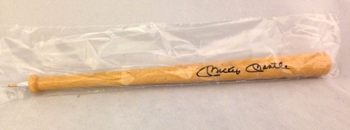 NEW YORK YANKEES MINI BASEBALL BAT 8 1/4" SOUVENIR WOOD PEN | eBay