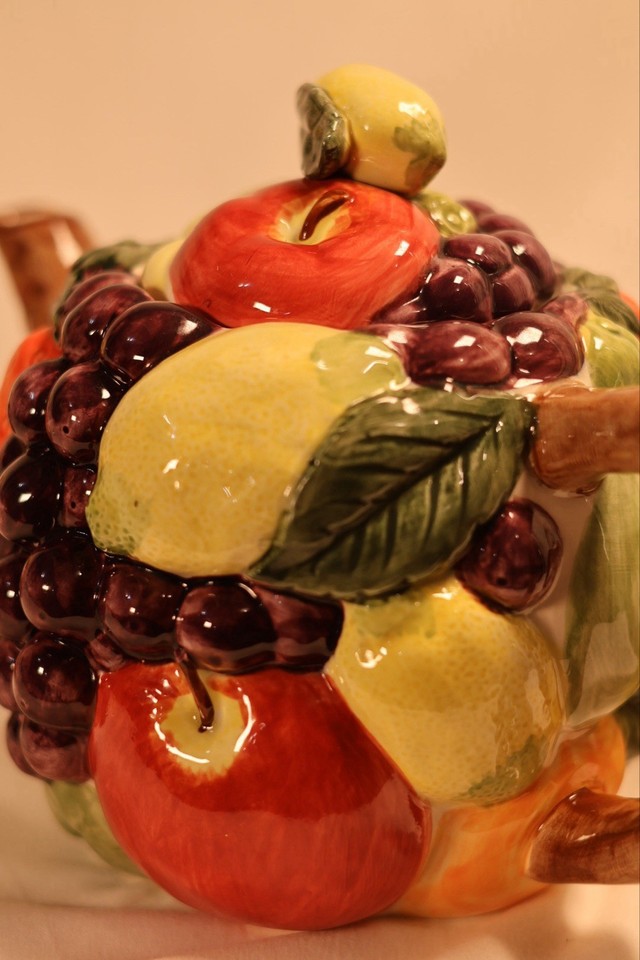 VTG Pottery Barn Tea Pot Set Of 3 Majolica Fruit Grapes Strawberry ...