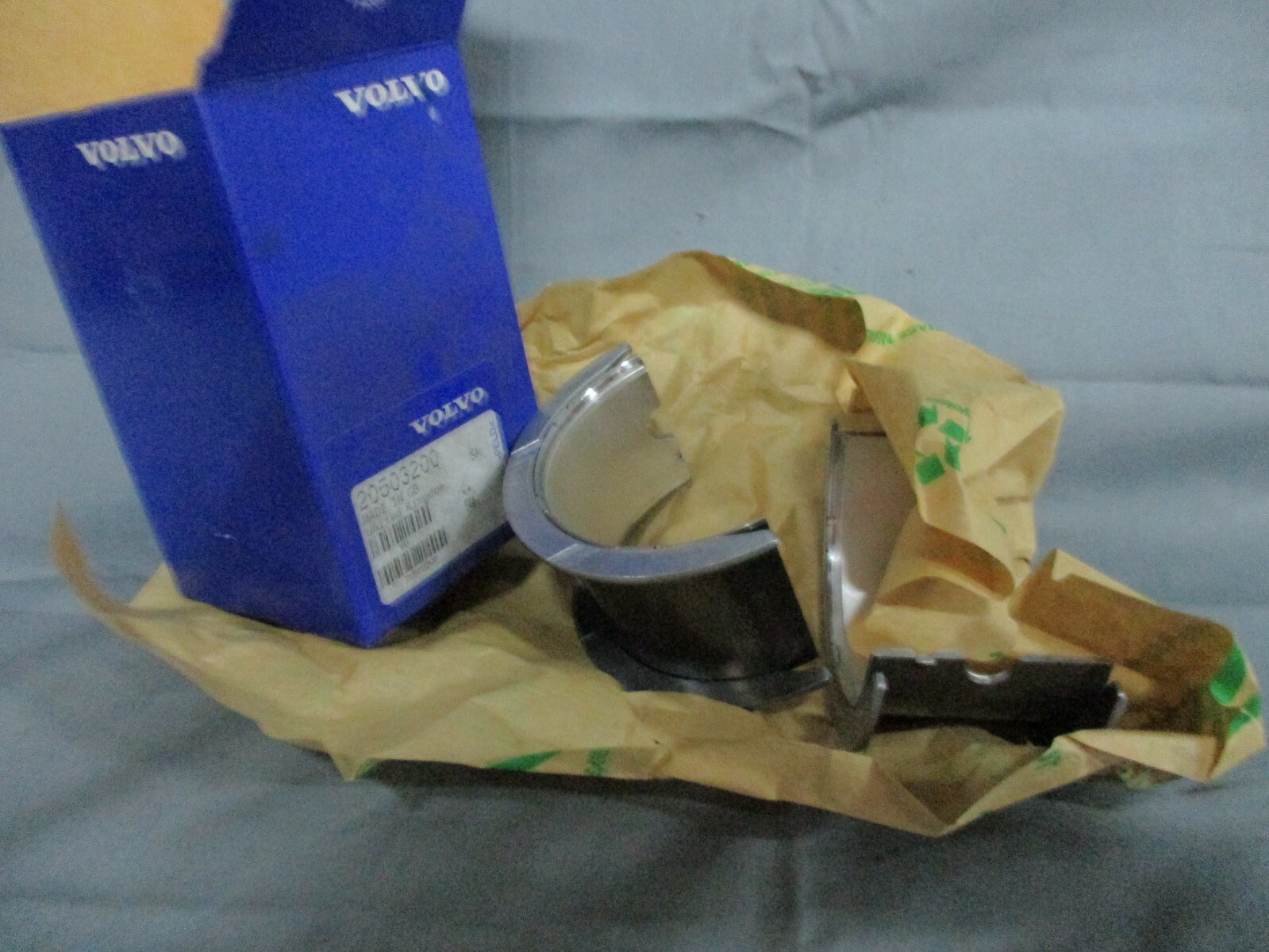 VOLVO CAMSHAFT FRONT BEARING KIT NEW OEM 20503200 D12 | eBay