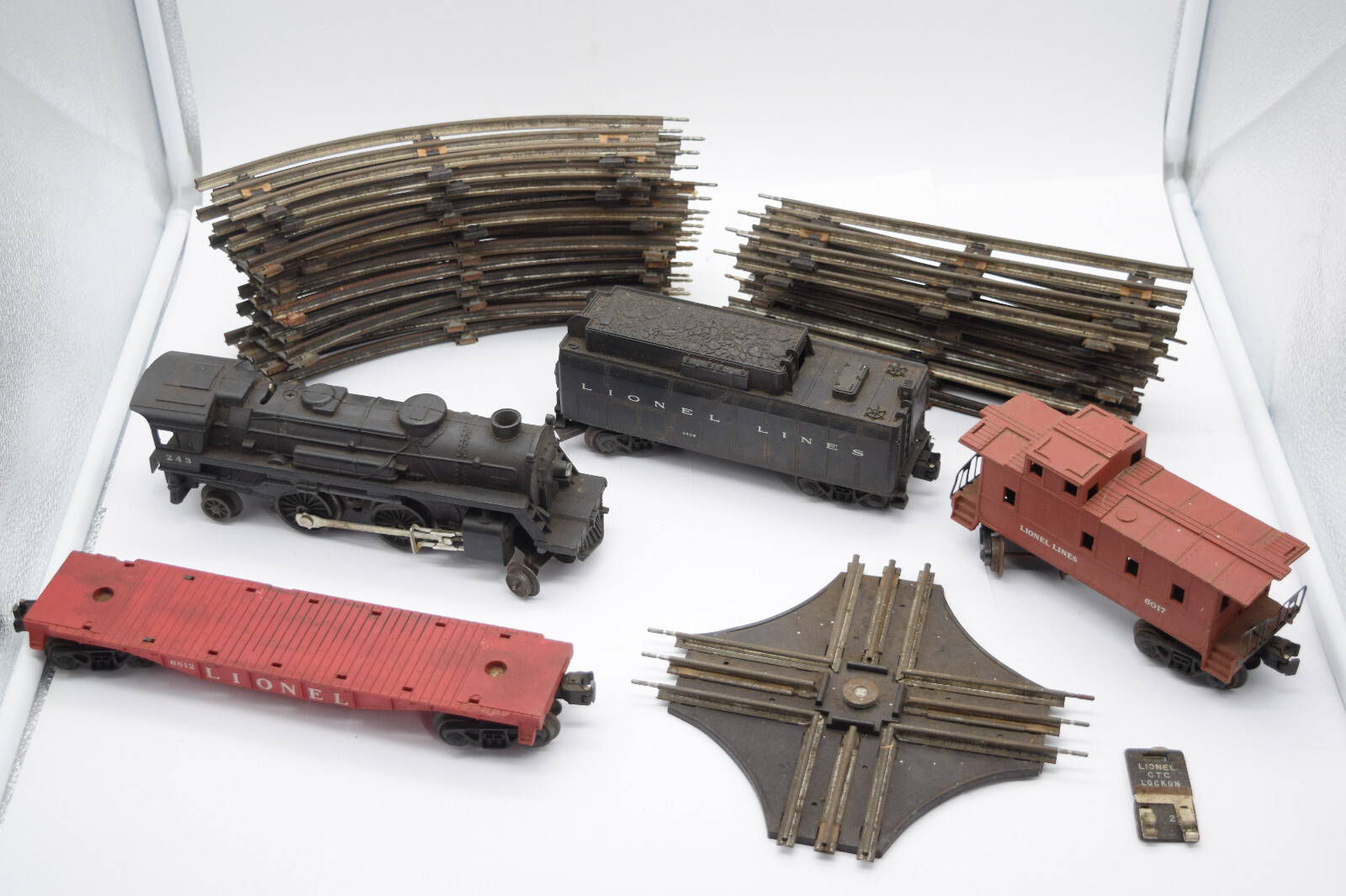 Vintage Lionel 243 O27 Steam Locomotive Train Set Tender Cars Tracks ...