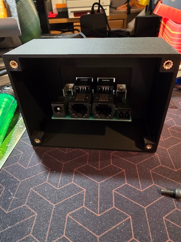 Improved-NCE 3D printed stand alone Power Cab box with CAB Built in ...
