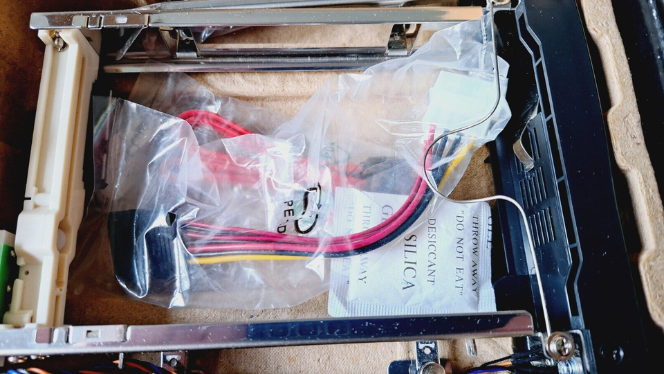 Kingwin KF-1000-BK 3.5" Internal SATA Tray-less Hot Swap Rack Black ...