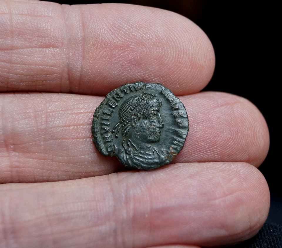 VALENTINIAN I, WINGED VICTORY, 364-367 A.D, 18mm, 2.0g, Ancient Roman ...