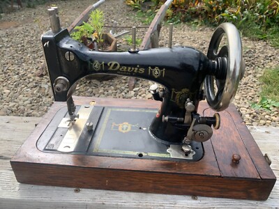 Sewing (Pre-1930) - Davis Sewing Machine