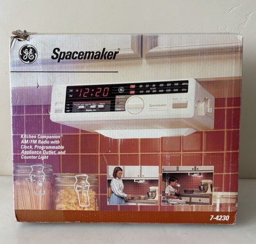 GE Spacemaker 7-4230 Kitchen AM/FM Clock Radio Under Counter w/Light ...