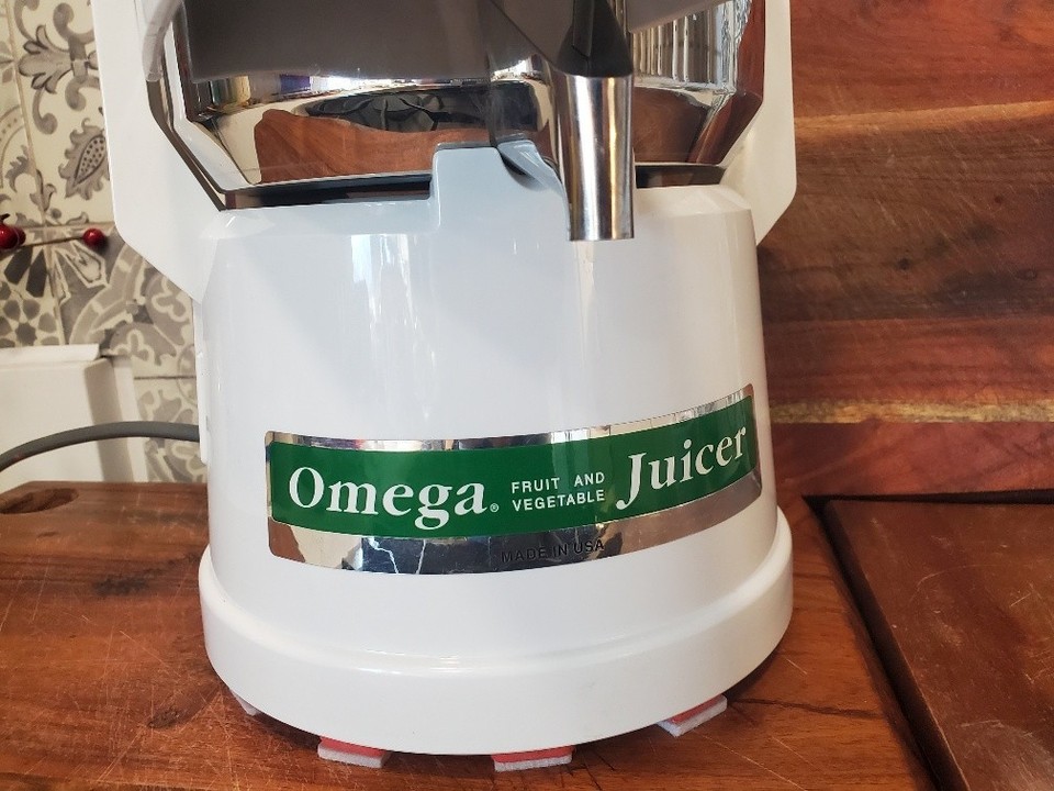 Omega Fruit & Vegetable Juicer Model 4000 w/ Pulp Extraction White ...