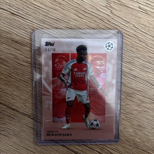 Topps Simplicidad - Bukayo Saka Color Match Red /10 - **03/10** | eBay