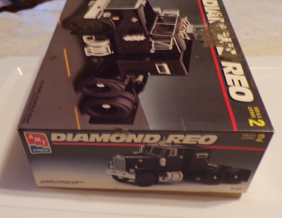 LOOK AMT / ERTL DIAMOND REO SCALE 1/25 MODEL KIT OPEN BOX | eBay