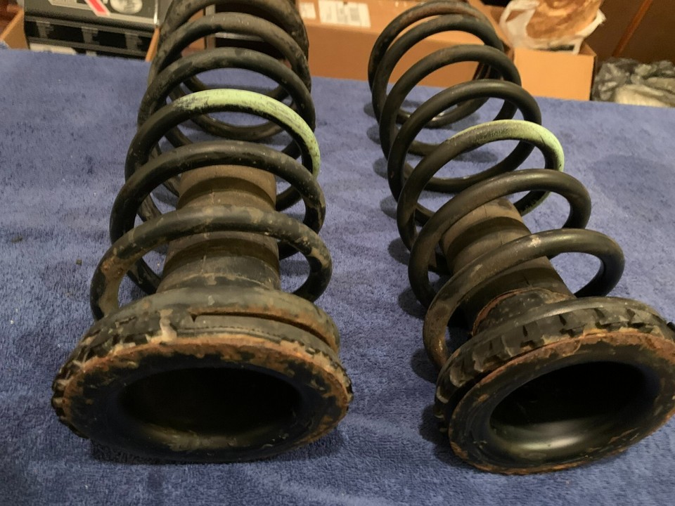 Classic Saab 900 Sedan Hatchback Front Coil Spring Set W/ Upper Rubber ...