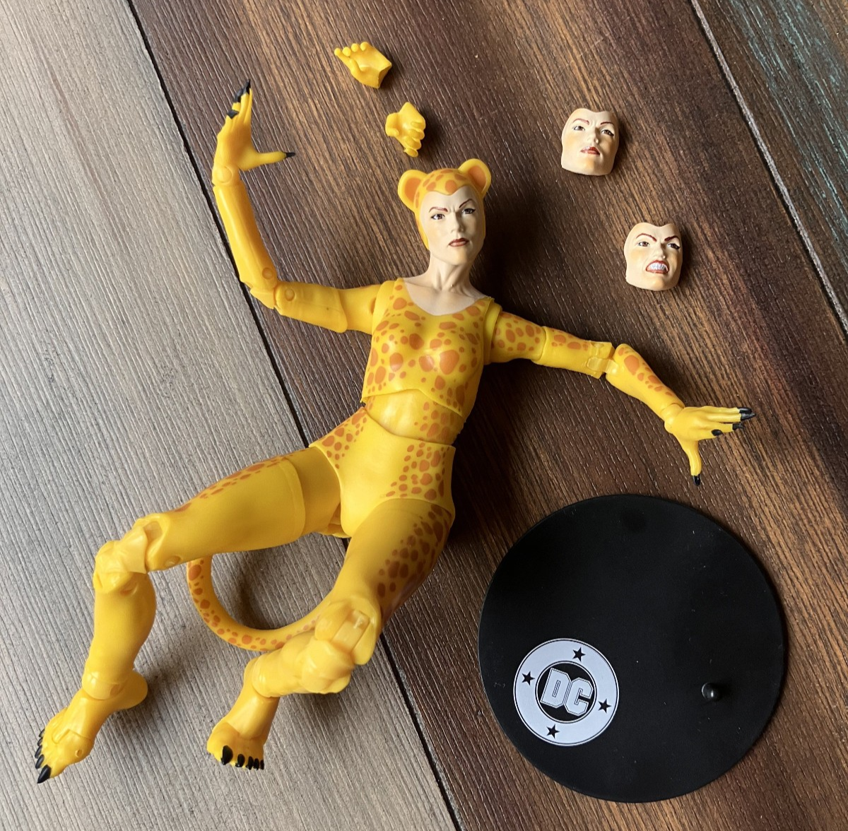 McFarlane DC Multiverse PAGE PUNCHERS CHEETAH 7" Action Figure Red ...