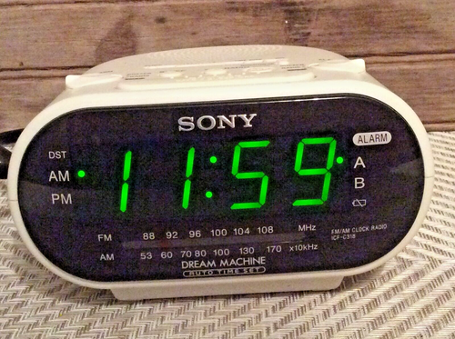 Sony Dream Machine Auto Time Set Dual Alarm Clock AM/FM Radio White ICF ...