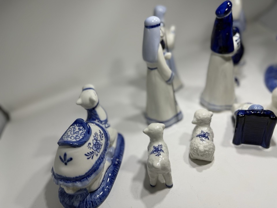 KURT ADLER 1.97"- 6.7" HAND PAINTED PORCELAIN DELFT BLUE 11 PIECE ...