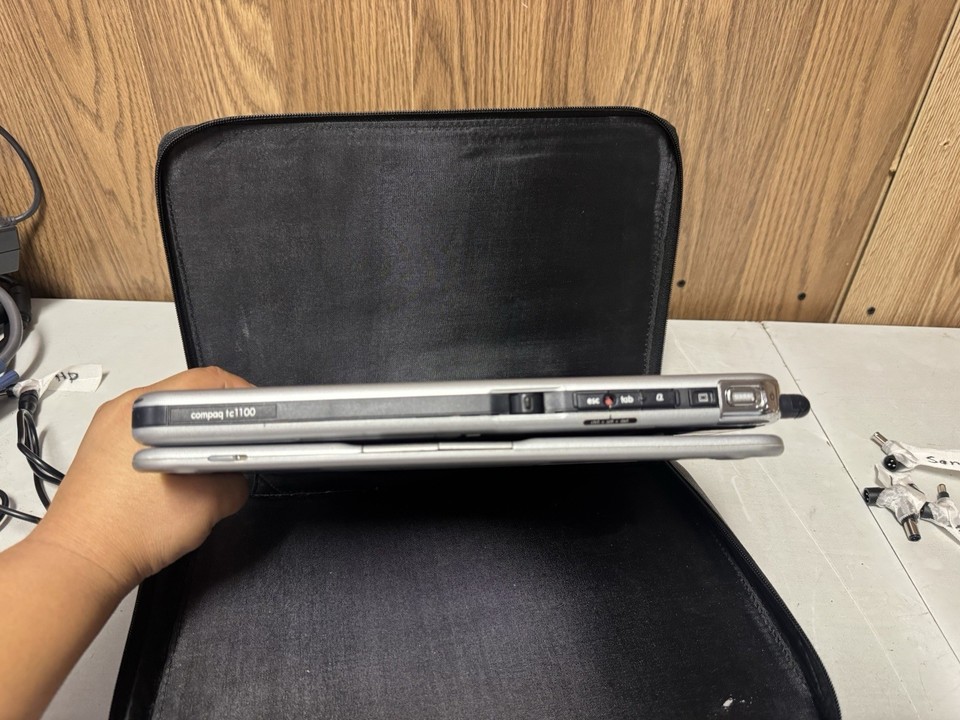 HP Compaq tc1100 Tablet PC Pentium M 1GHz 512MB No OS w/ Keyboard Case ...
