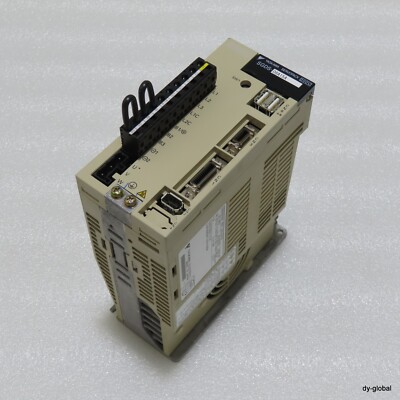 YASKAWA used SGDS-08A15A discolored missing UVW terminal DRV-I-3080 ...