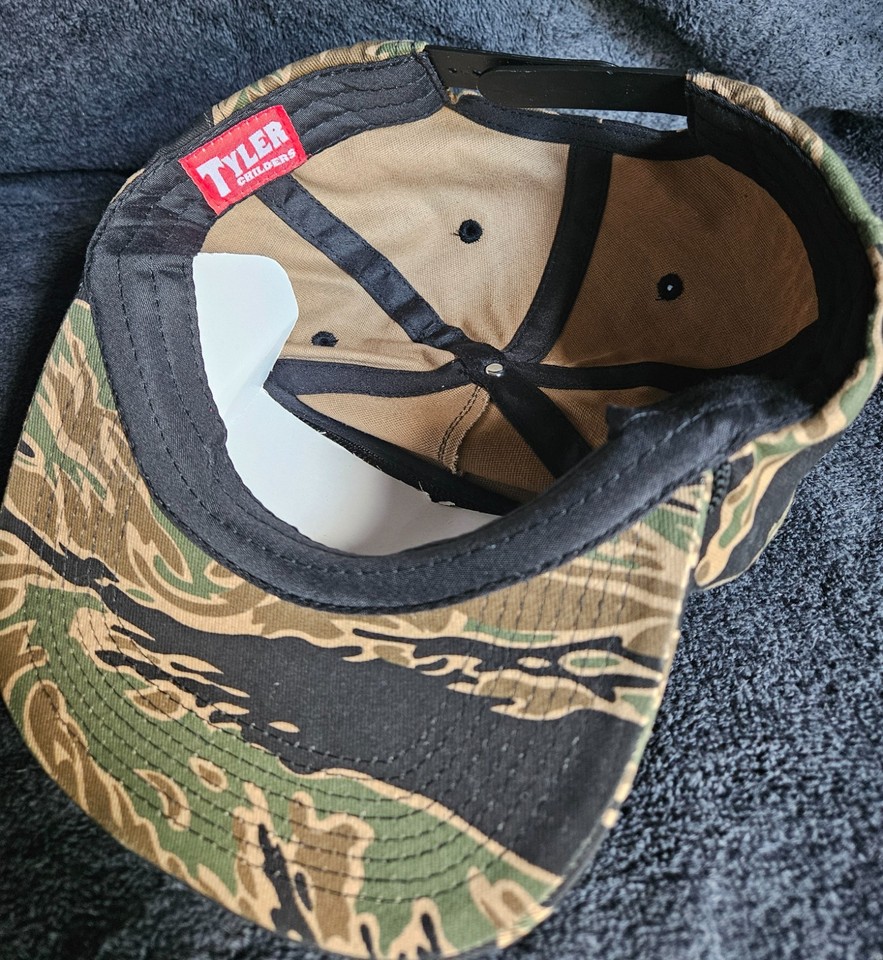 Tyler Childers Snipe Hunter Snapback Rope Camo Red Official Hat | eBay