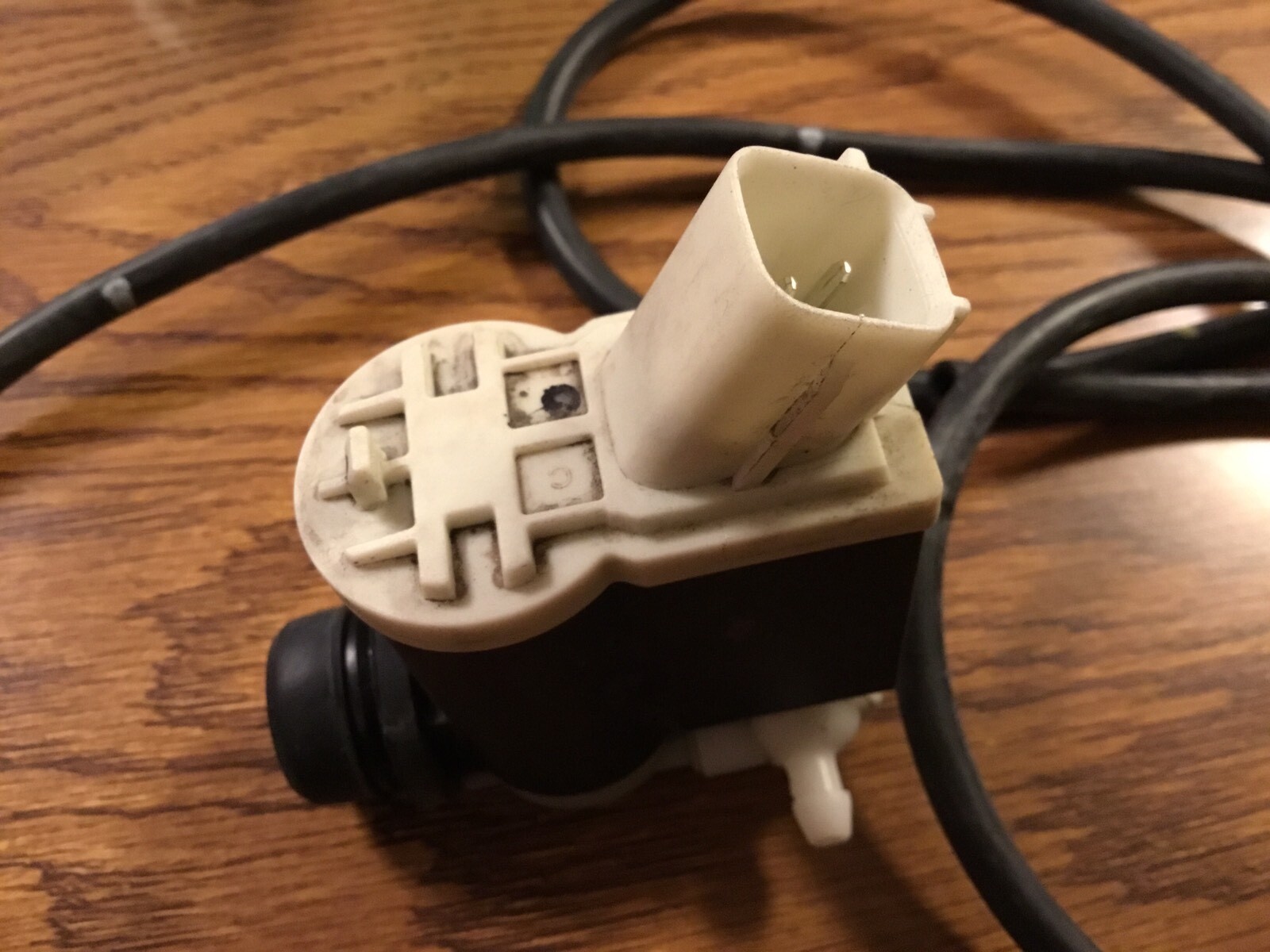 Windshield Washer Pump with Grommet 985101F100 For Kia Sportage | eBay