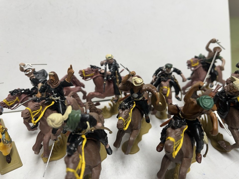 Britains Deetail 54mm Arab Warrior Army Foot And Mounted Made In ...