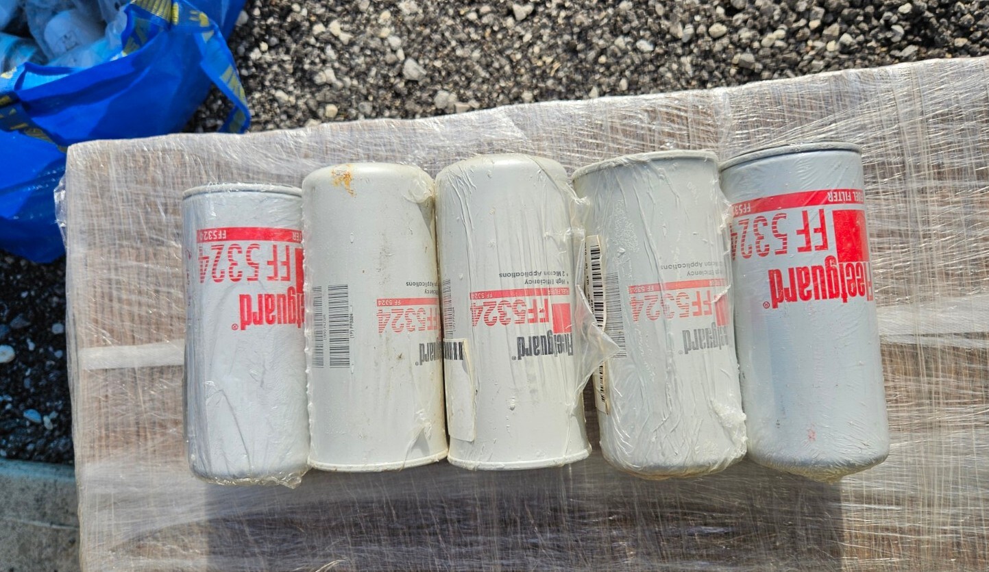 LOT OF 5 Fleetguard FF5324 Diesel Fuel Filter 33626 1R-0751 BF7632 Free ...