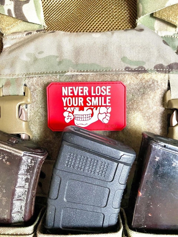 Red Tactical PVC Morale Patch "Never Lose Your Smile" Skull Rubber ...