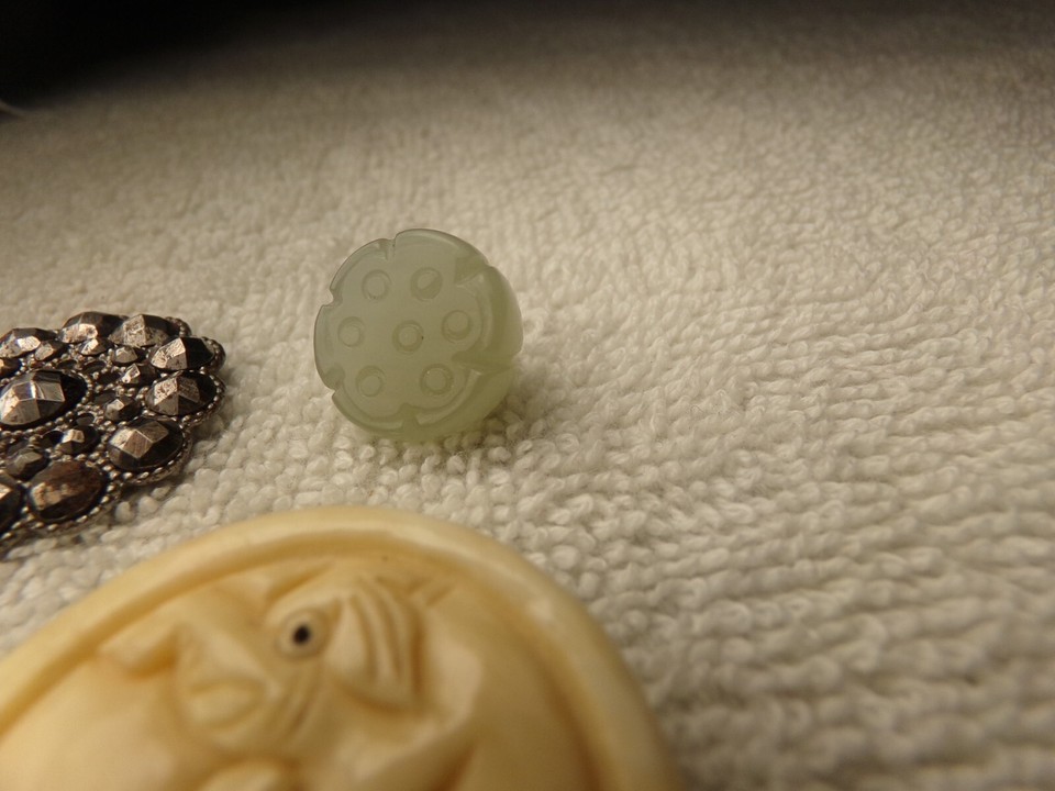 ANTIQUE 1800s STEEL RIVET HAND CARVED NATURAL QUARTZ STONE 4 BUTTON LOT ...