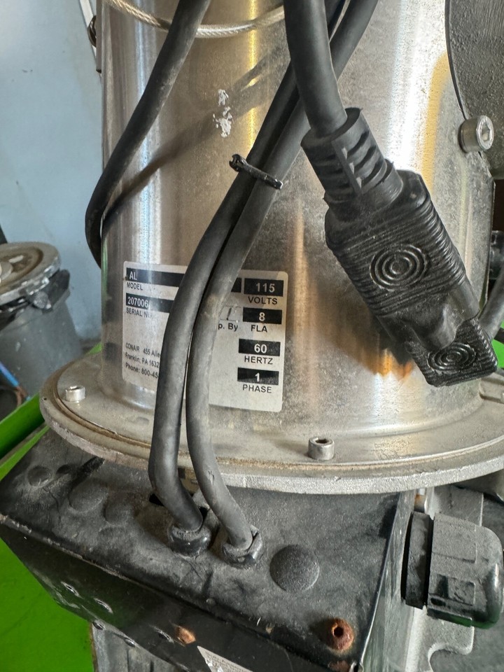 Conair Material Hopper With Vaccum Motor. Model AL 2 With Loader ...