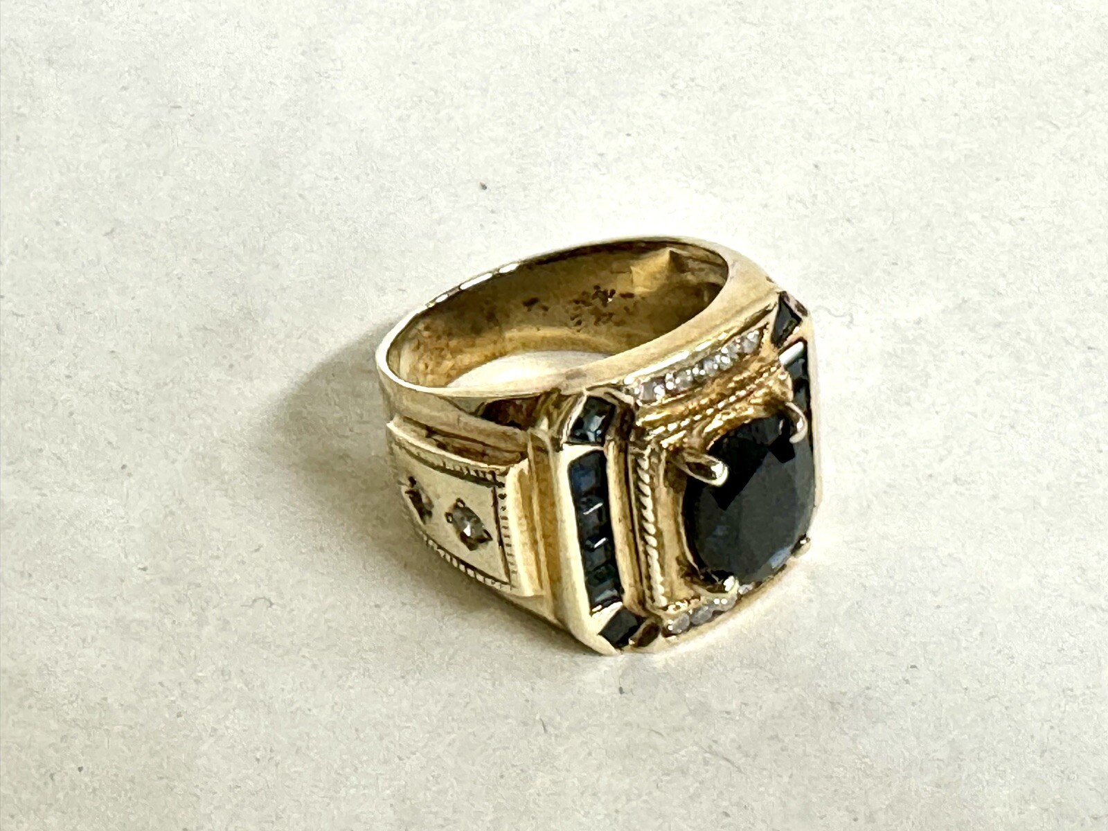 ESTATE 14K YELLOW GOLD MEN Heated Sapphire & DIAMOND… - Gem