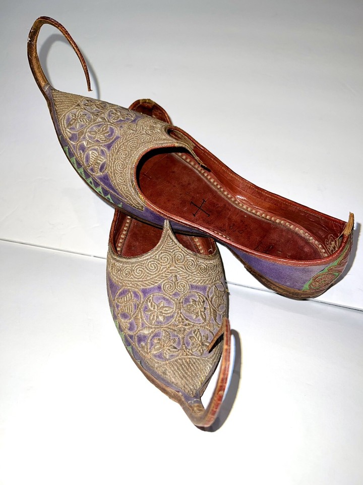VINTAGE ARABIAN PERSIAN GENIE LEATHER HANDMADE EMBROIDERED CURLED CURL ...