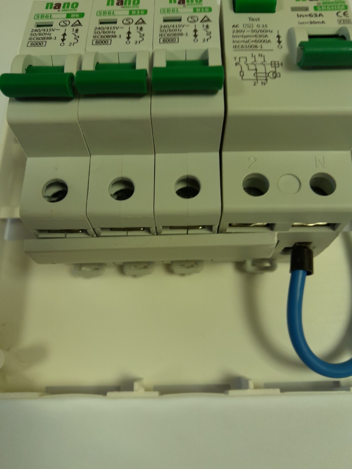 3 Way Garage, Consumer Unit Box 40A 30mA RCD, 2 x 16Amp, 6Amp MCBs ...