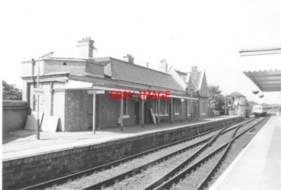 PHOTO 1977 ROMILEY RAILWAY STATION - MANCHESTER PLATFORM BUILDINGS ...