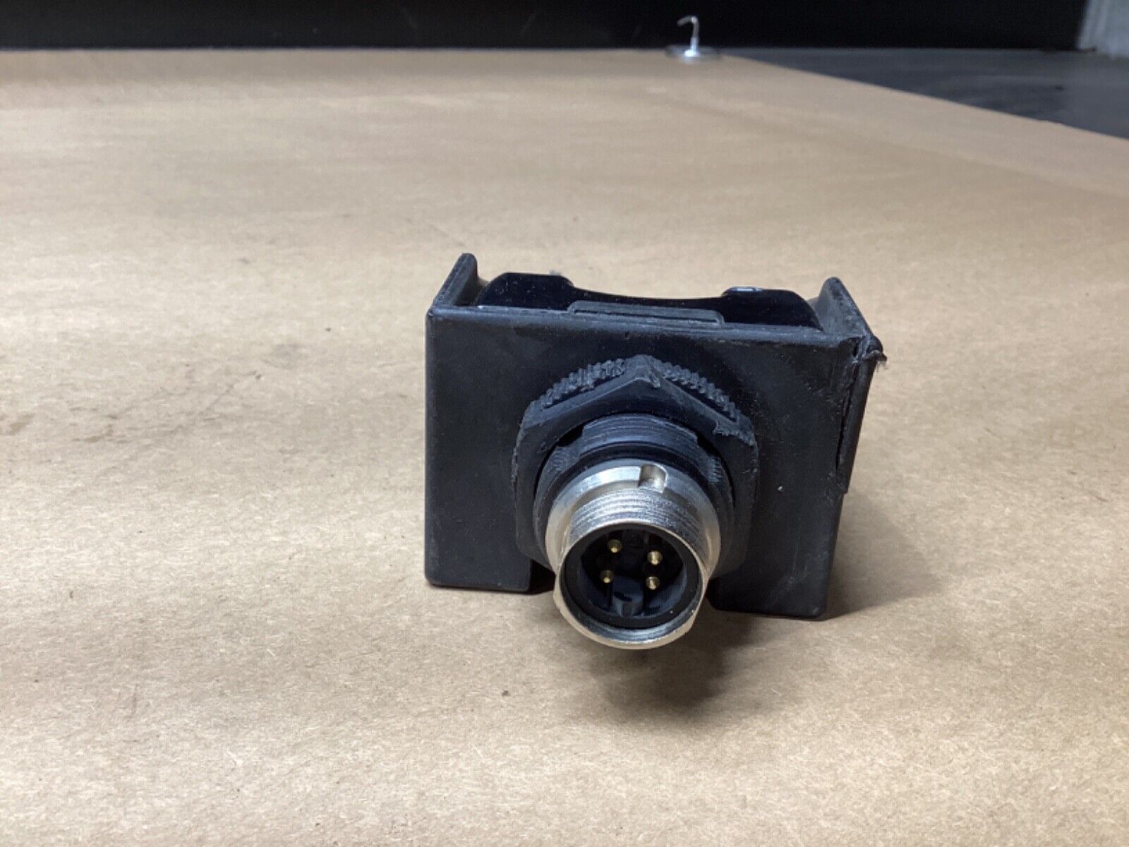 Banner OTBVP6QD Opto-Touch Button Switch w/ Cover. #118L113 | eBay