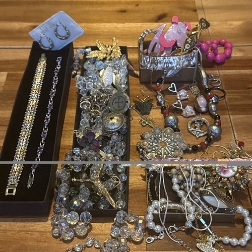 Job Lot Vintage & Modern Jewellery Inc tennis bracelet, pendants etc ...