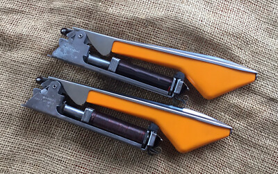 2 VINTAGE LUCAS SF80 TRAFFICATORS 12 VOLT / AUSTIN / MORRIS / BMC ...