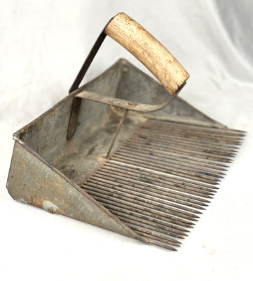 Garden - Vintage Antique Metal Garden Rake - Vatican