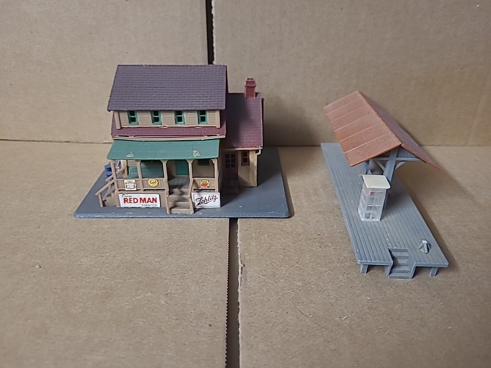 5 HO Scale Buildings & Structures Used Good Condition Pre Built ...