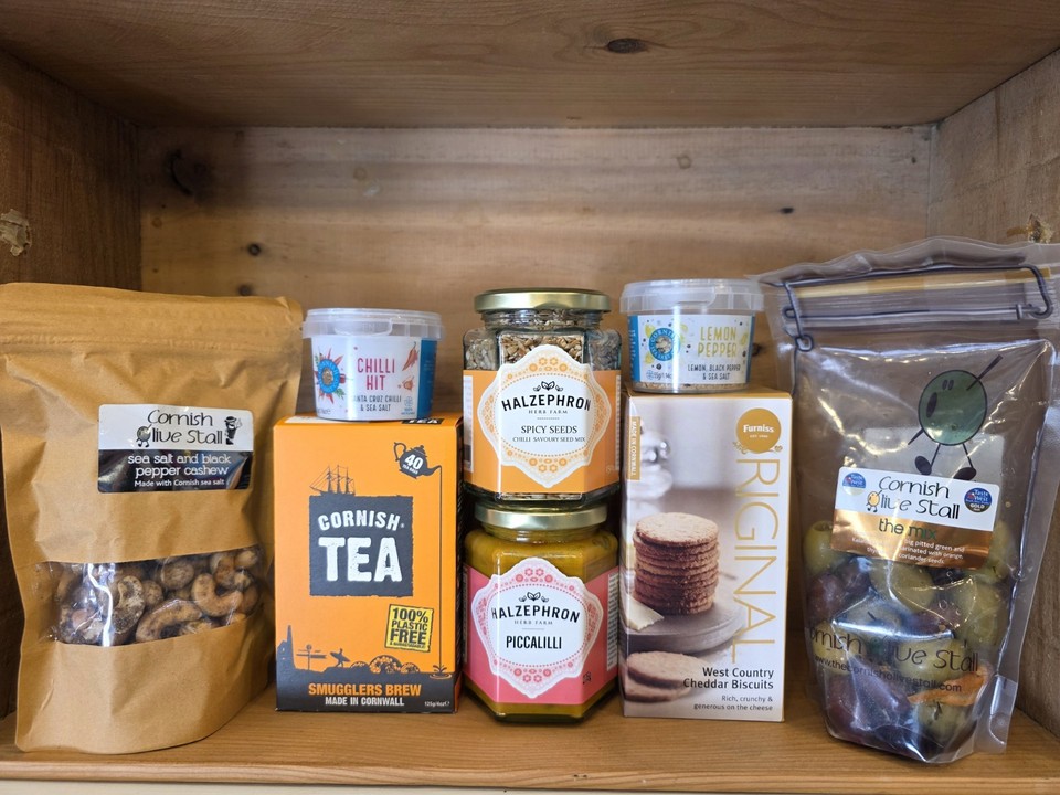 🧺 Cornish Food Hamper – Premium Gift Basket – Artisan Produce from ...