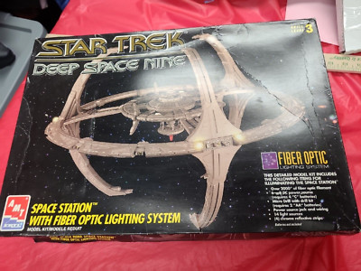 1994 STAR TREK DEEP SPACE NINE SPACE STATION DS9. 1/2500 Scale.Model ...
