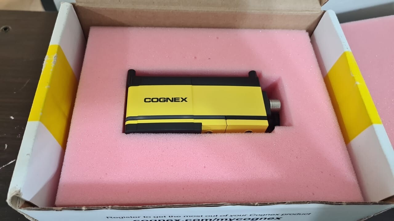COGNEX IS9902L-373-50 Machine Line Scan System Monochrome Sensor Camera ...