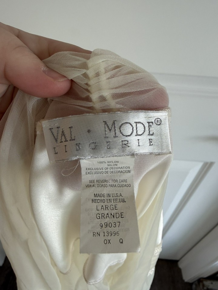 Vintage Val Mode Lingerie Large Sheer Lace floral robe nightie bridal ...