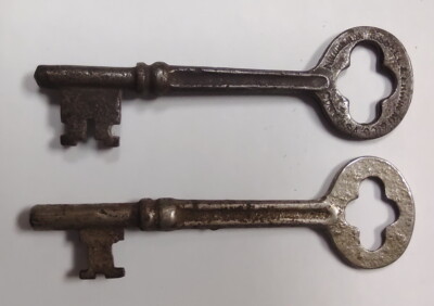 Lot of 2 Vintage Antique Steel Skeleton Key Russel & Erwin Open Bow ...