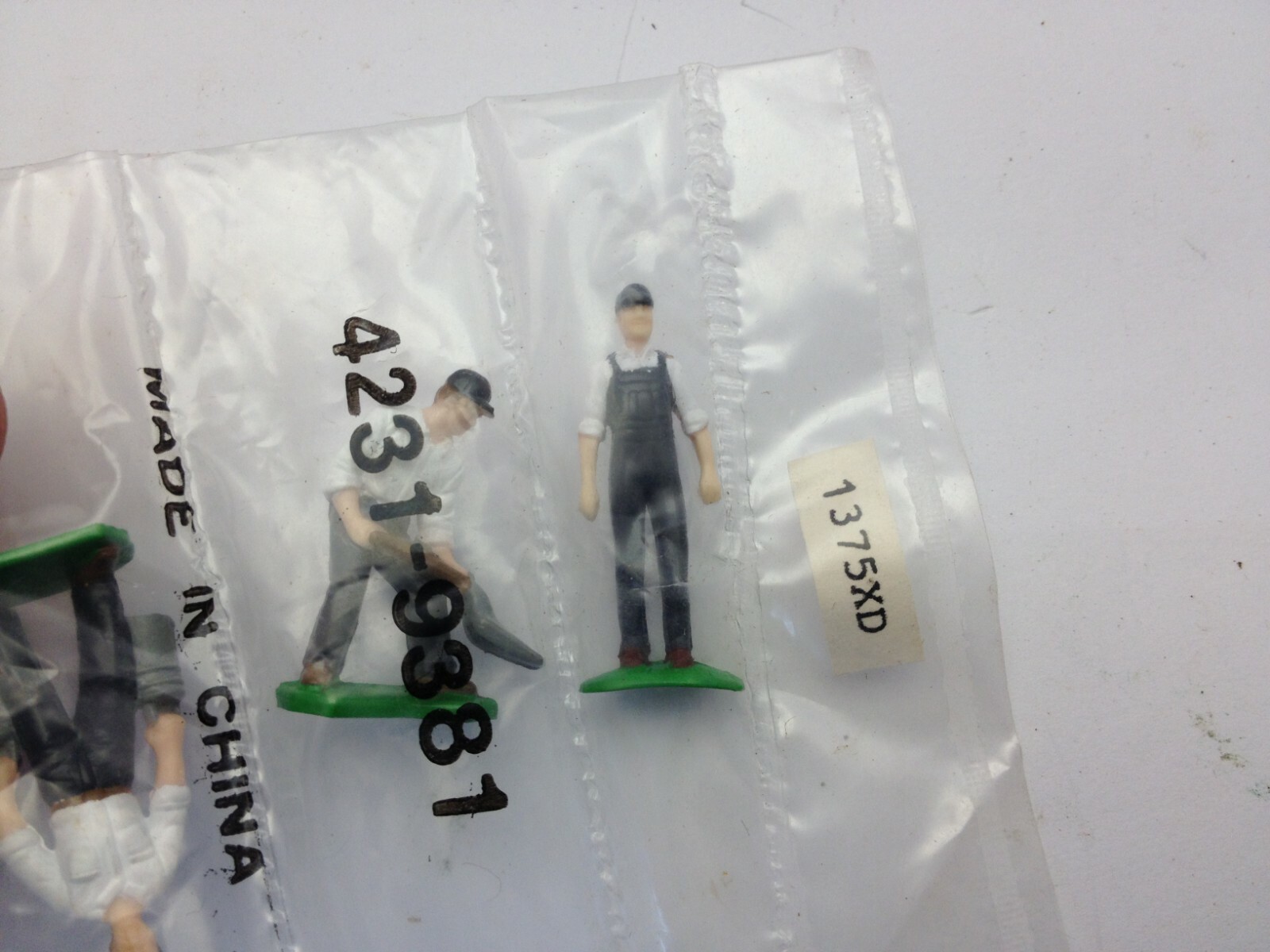 Ertl Mini Figures Farm Country Set 1375XD 1943XZ 4231-9381 (3 People In ...