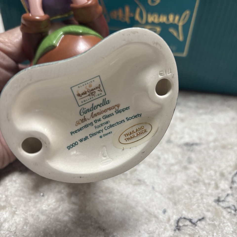 WDCC Disney Cinderella “Presenting The Glass Slipper” Footman, Box, COA ...