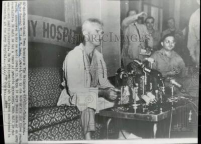 1963 Press Photo Maj. Gen. William F. Dean, former POW, talks to press ...