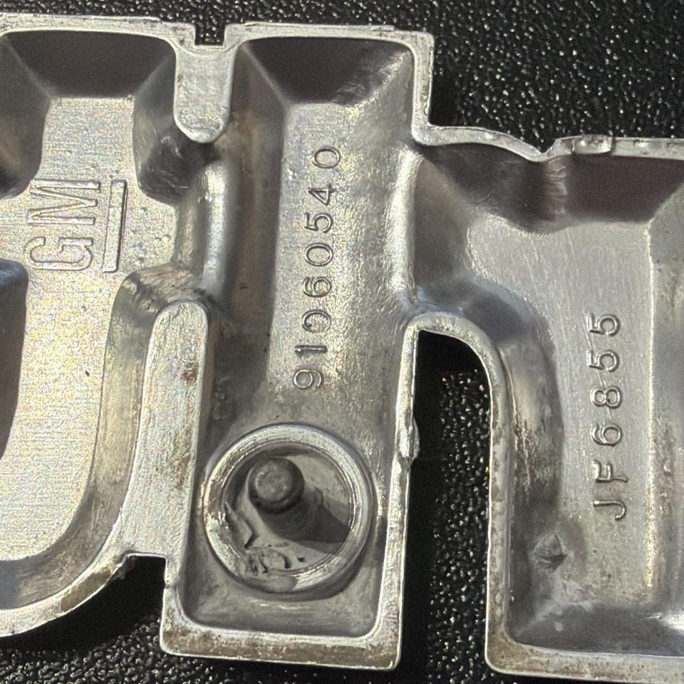 VAUXHALL CARLTON - VINTAGE METAL CAR BADGE / EMBLEM - 172 X 40 MM | eBay