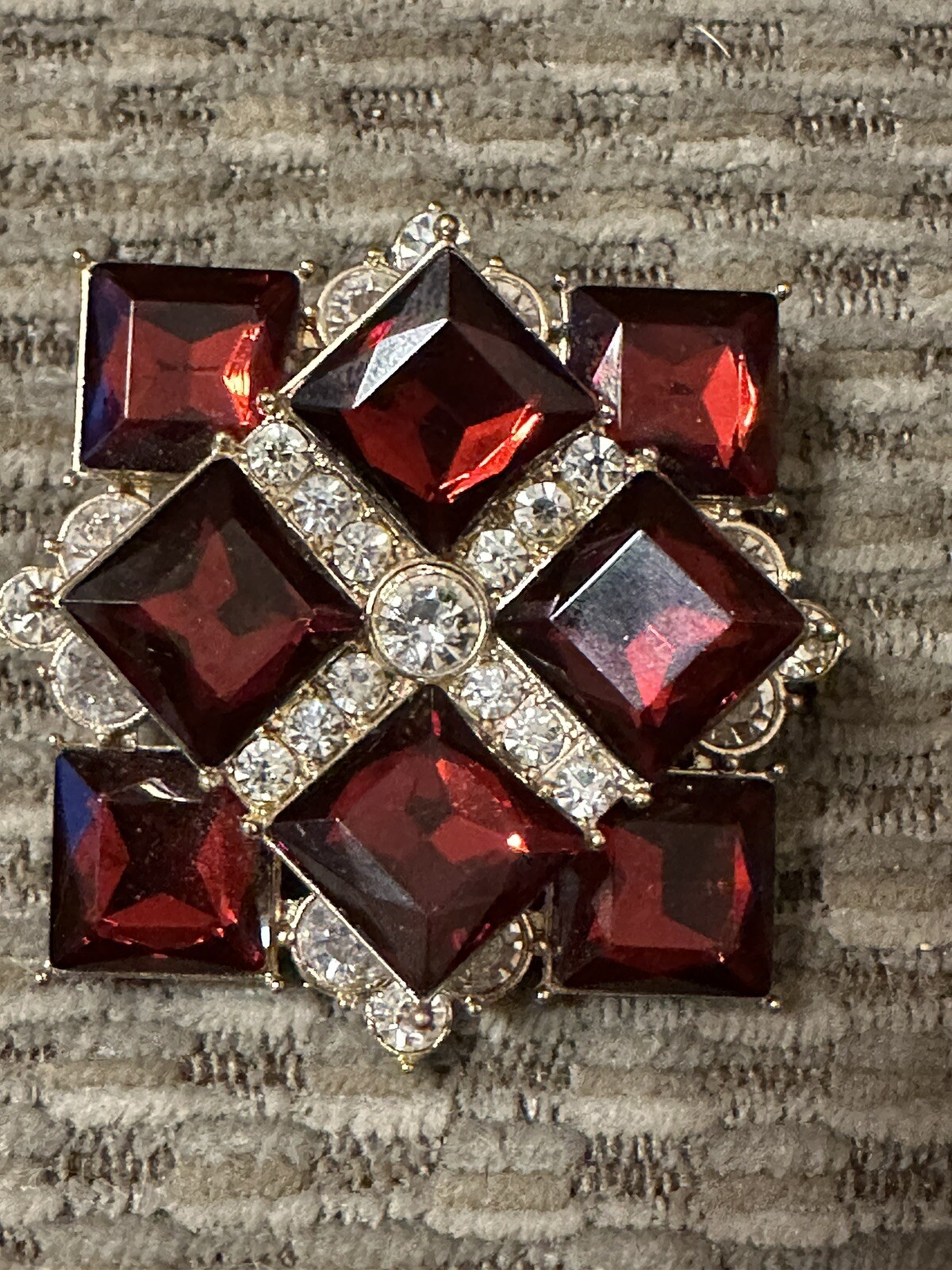 Avon Statement Maltese Ruby Red Cross Collectible Bro… - Gem